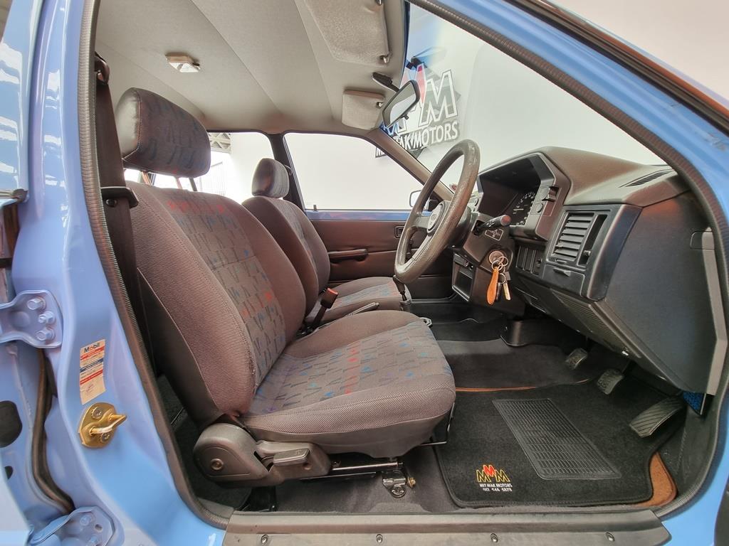 Ford Laser Tracer 1.3 Hatch Back for sale - R 79 900 | Carfind.co.za