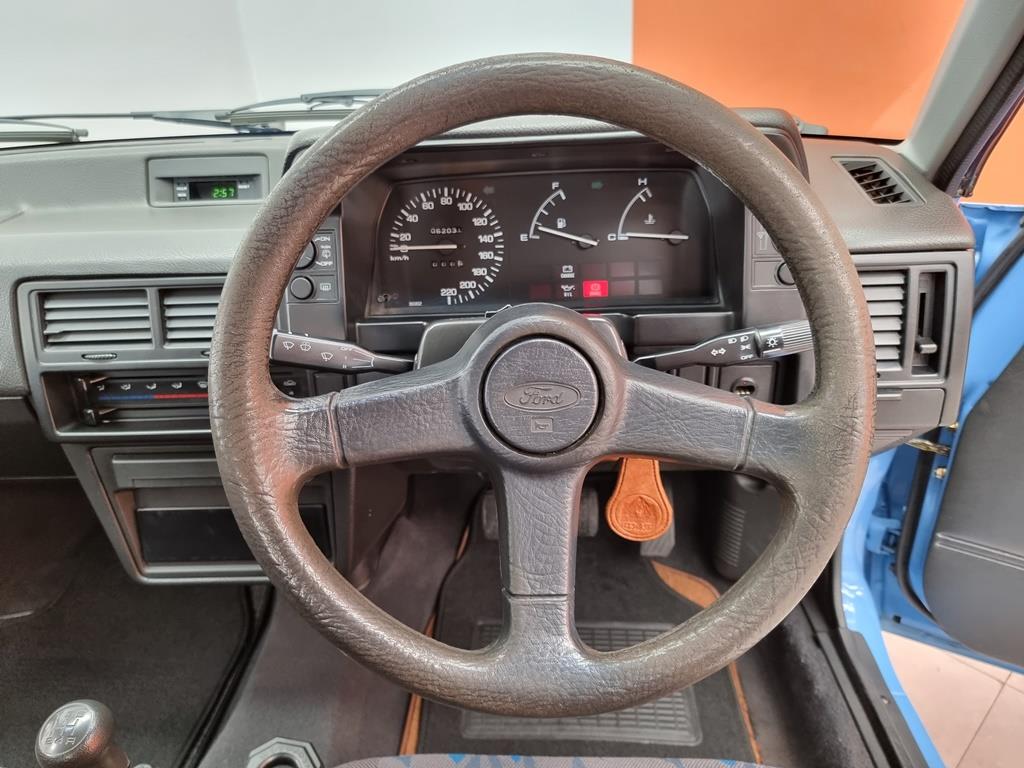 Ford Laser Tracer 1.3 Hatch Back for sale - R 79 900 | Carfind.co.za