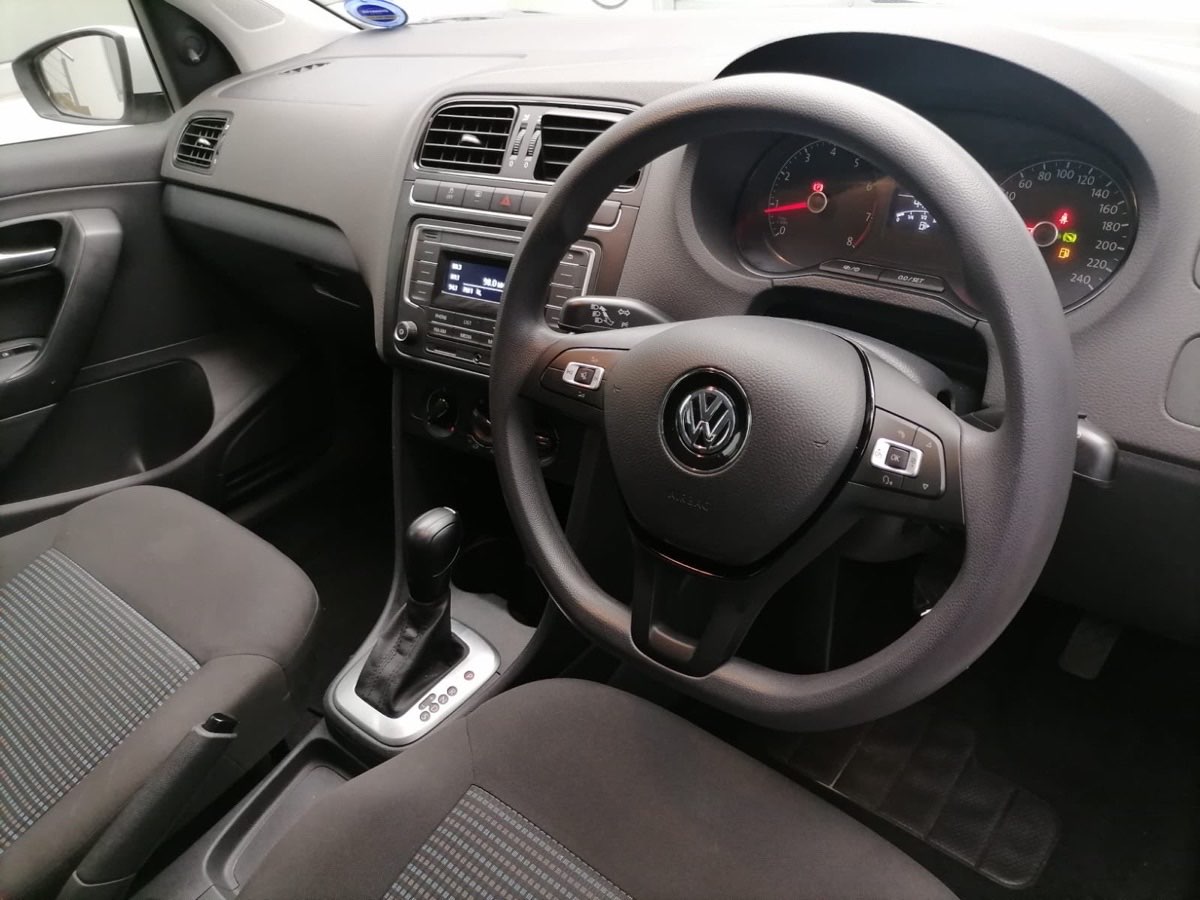 Volkswagen (VW) Polo Vivo 1.6 Hatch Comfortline Tiptronic 5 Door for ...