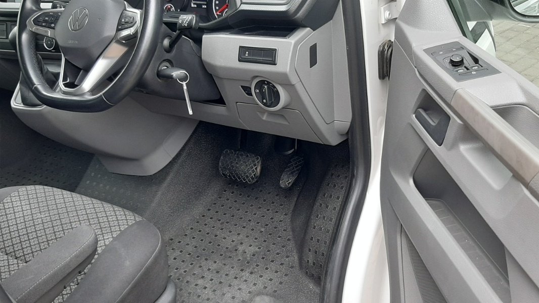 Used 2021 Volkswagen Light Commercial Kombi for sale in Boksburg ...