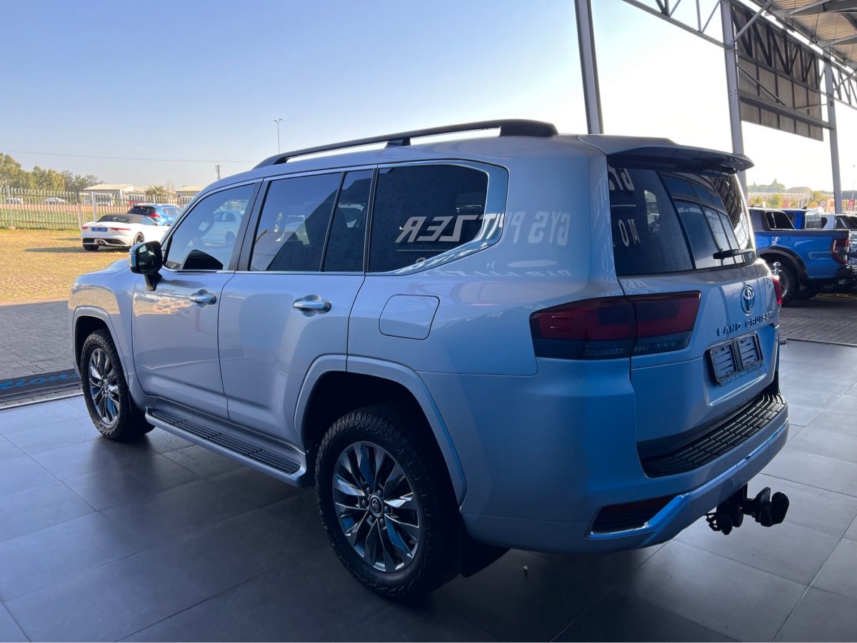 Toyota Land Cruiser 300 3.5T V6 ZX for sale - R1 879 900 | Carfind.co.za
