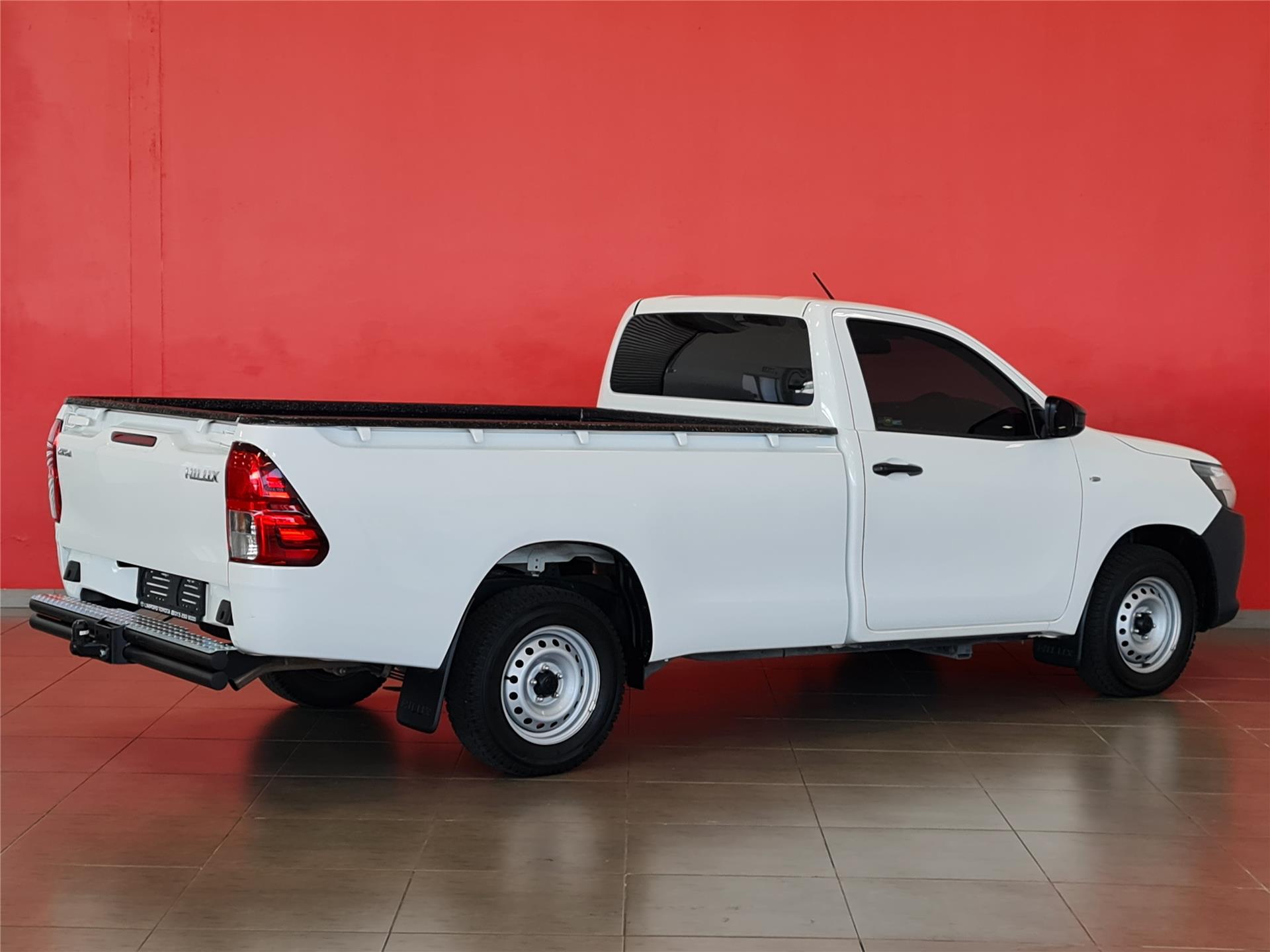 Toyota Hilux 2.0 VVTi Aircon Single Cab for sale - R 359 900 | Carfind ...