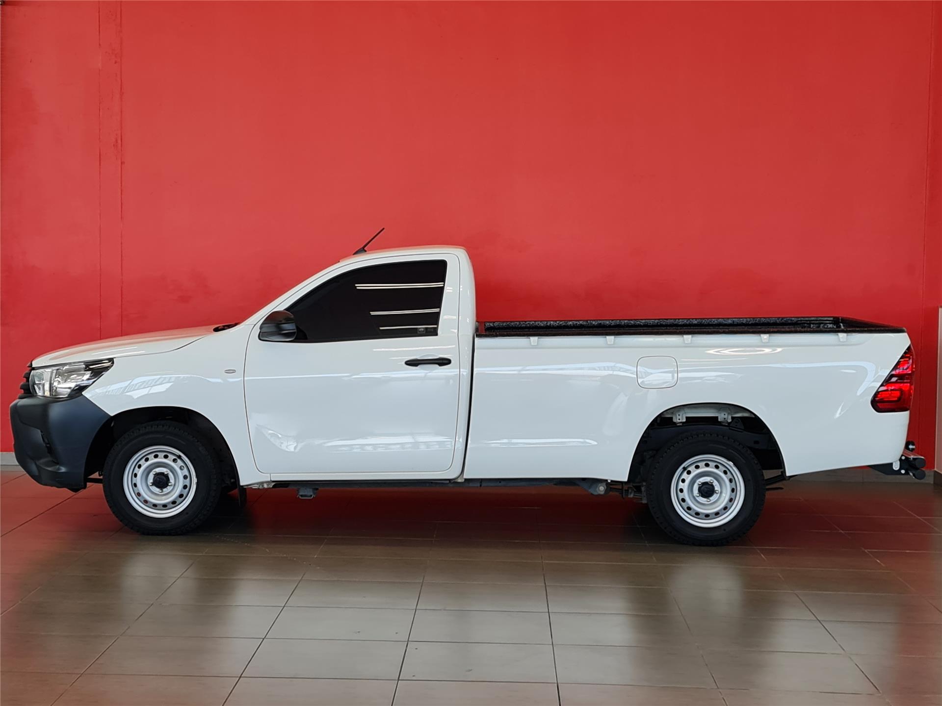 Toyota Hilux 2.0 VVTi Aircon Single Cab for sale - R 359 900 | Carfind ...
