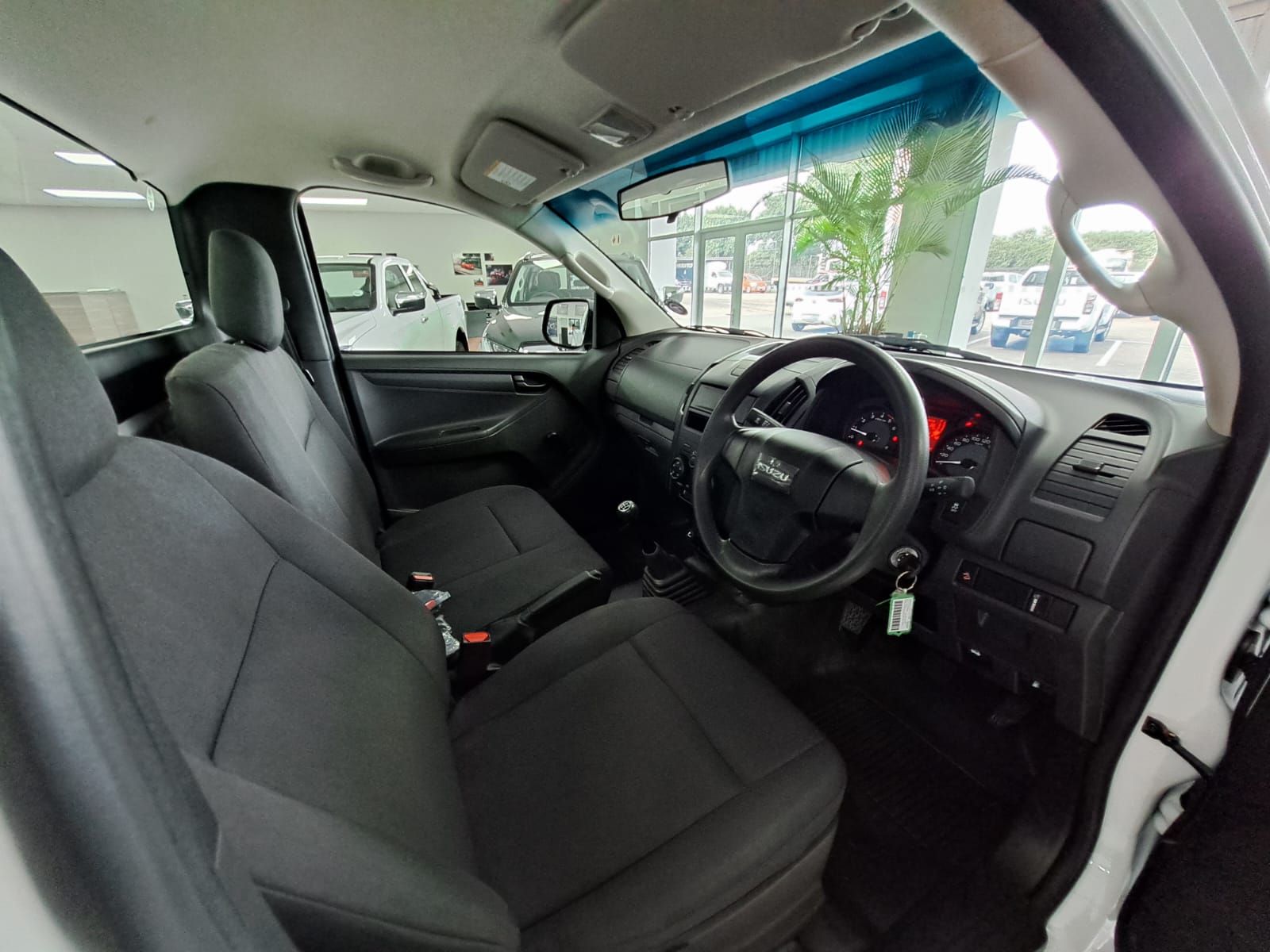 Used 2024 Isuzu D-MAX Single Cab for sale in Richards Bay KwaZulu-Natal ...