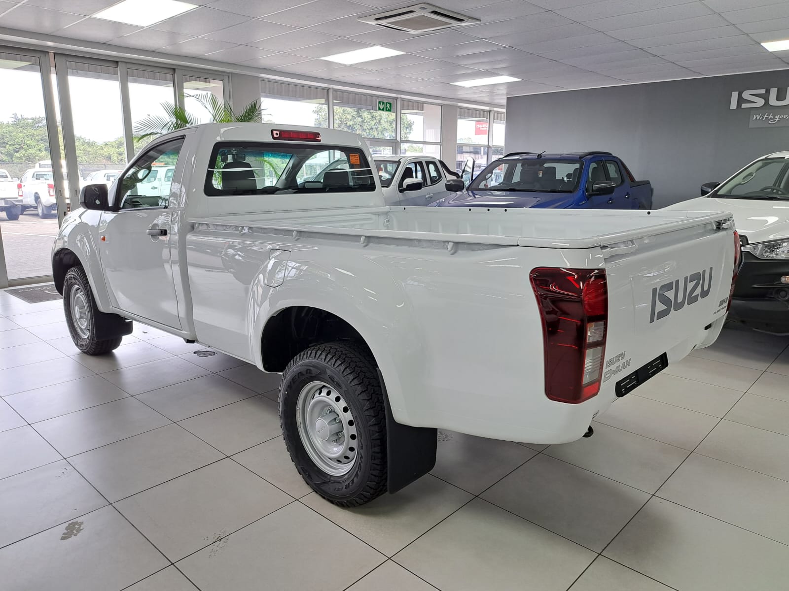 Used 2024 Isuzu D-MAX Single Cab for sale in Richards Bay KwaZulu-Natal ...