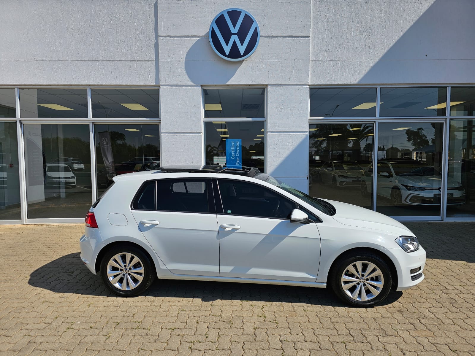 Volkswagen (VW) Golf 7 TSi 1.4 Cars for sale in South Africa - New and Used