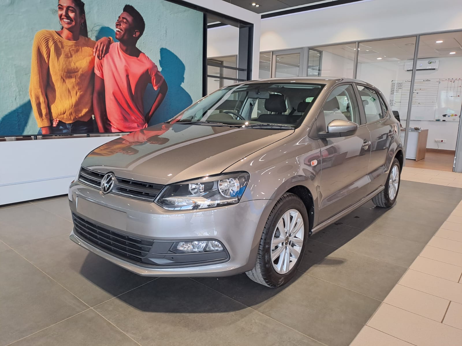Volkswagen (VW) Polo Vivo 1.4 Hatch Comfortline 5 Door for sale - R 259 ...