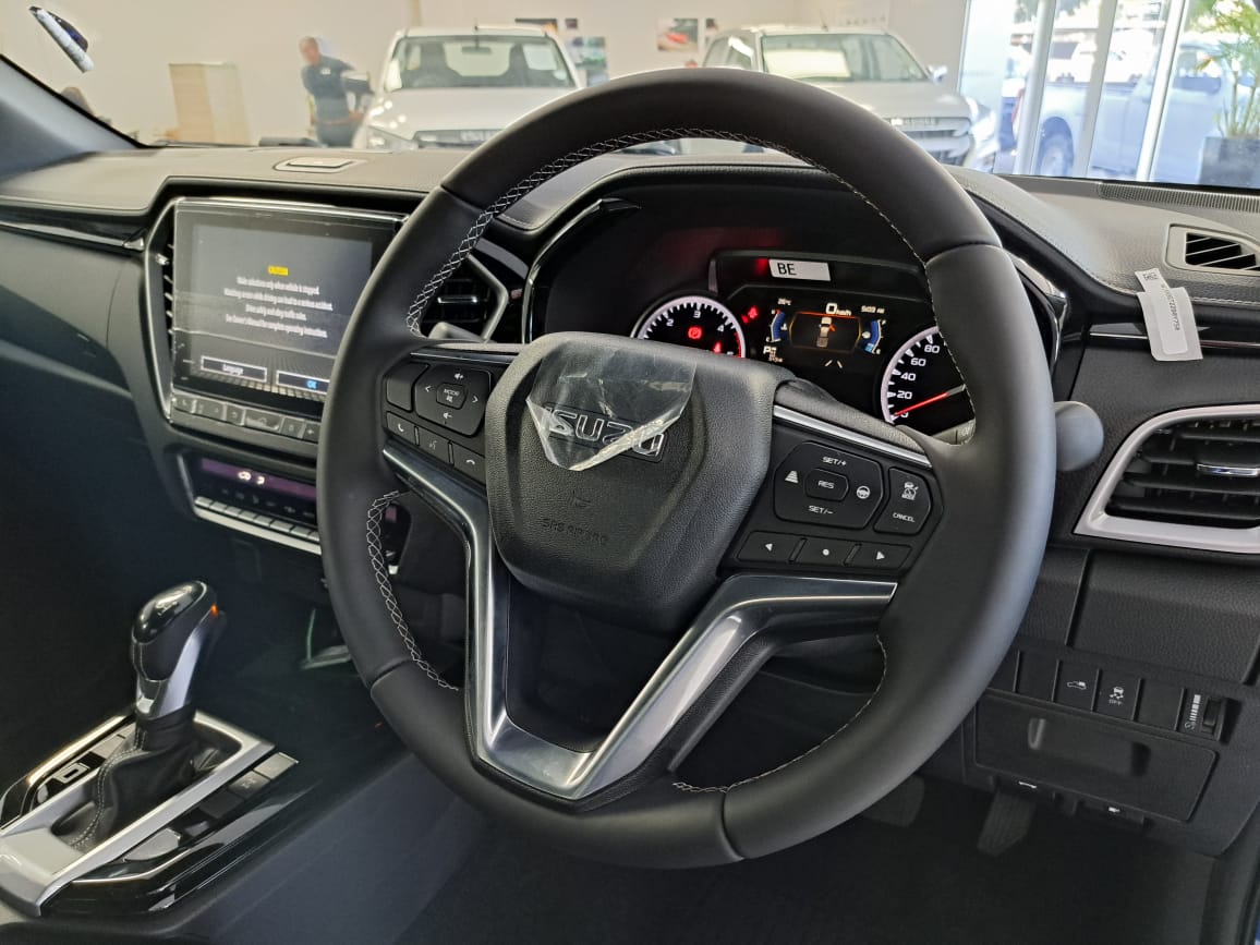 Used 2025 Isuzu D-MAX Double Cab for sale in Richards Bay KwaZulu-Natal ...