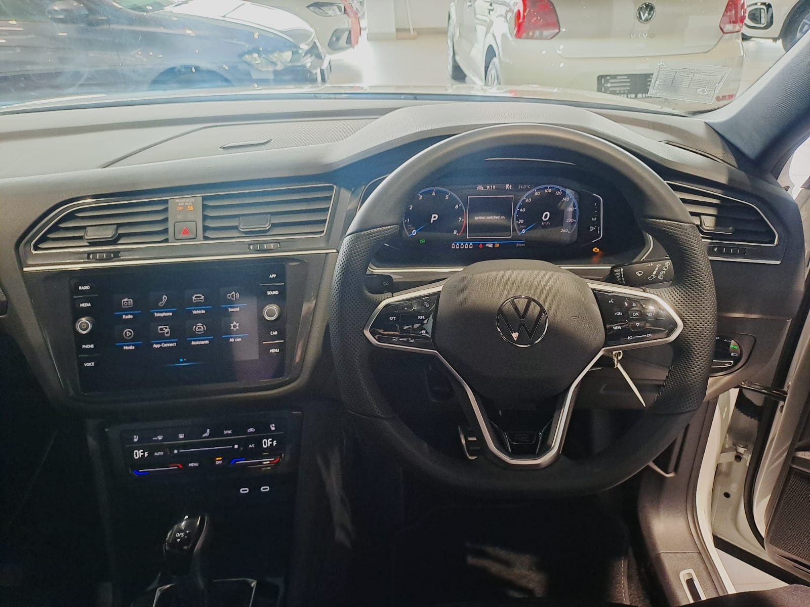 Volkswagen (VW) Tiguan Allspace 1.4 TSI R-Line DSG for sale in Gauteng ...