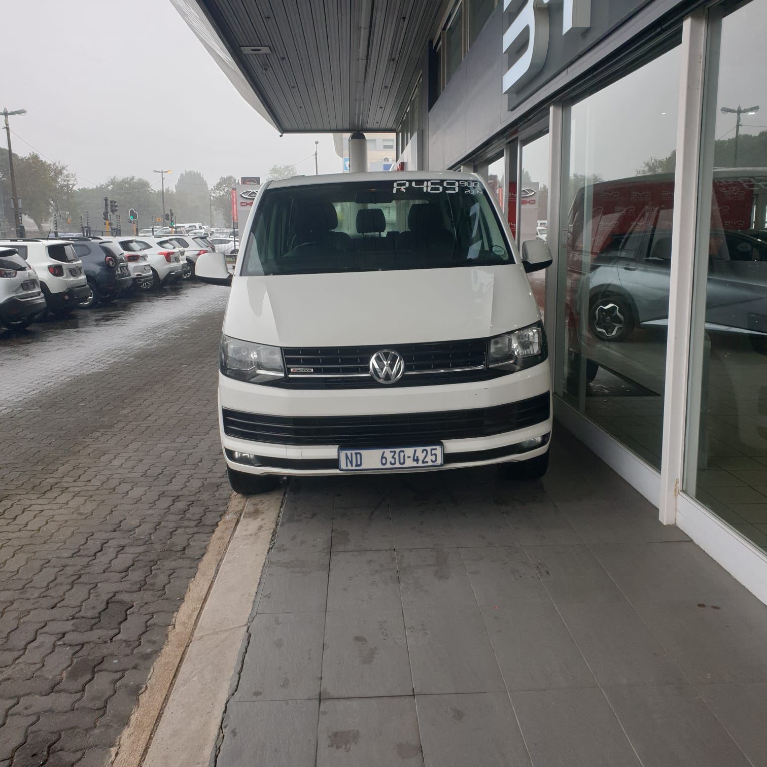 Used 2019 Volkswagen Light Commercial Transporter Crew Bus for sale in ...