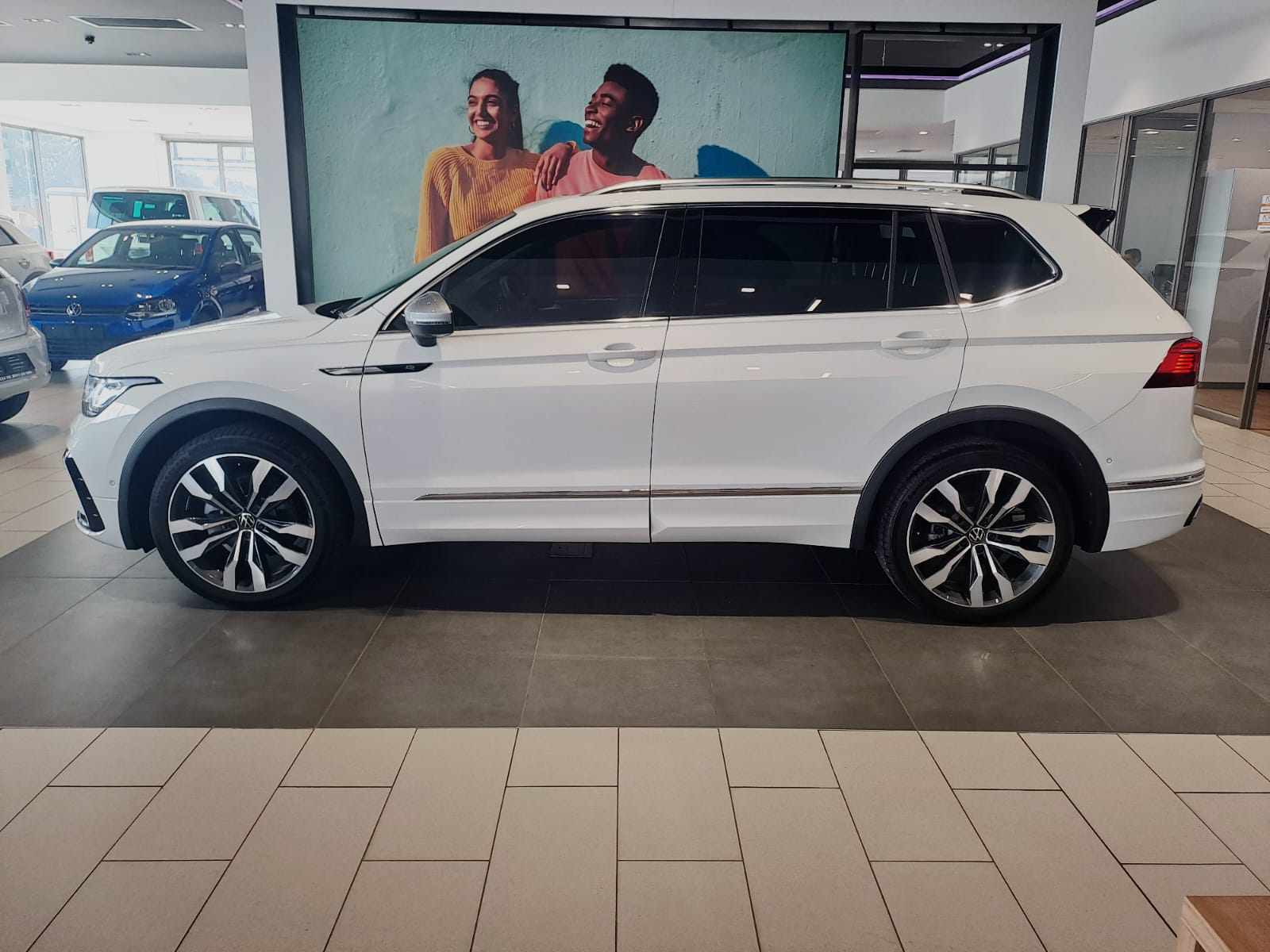 Volkswagen (VW) Tiguan Allspace 1.4 TSI R-Line DSG for sale in Gauteng ...