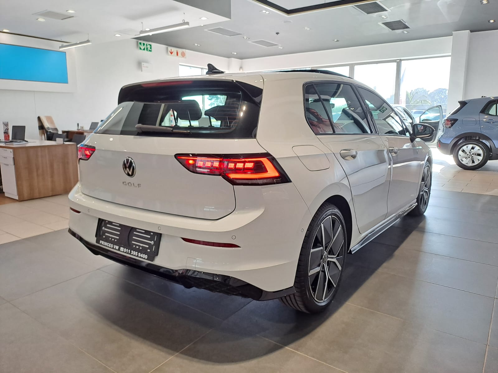 Volkswagen (VW) Golf 8 1.4 TSi R-Line Plus for sale in Gauteng ...