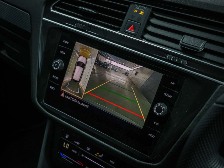 Volkswagen (VW) Tiguan Allspace 1.4 TSI R-Line DSG for sale in Gauteng ...