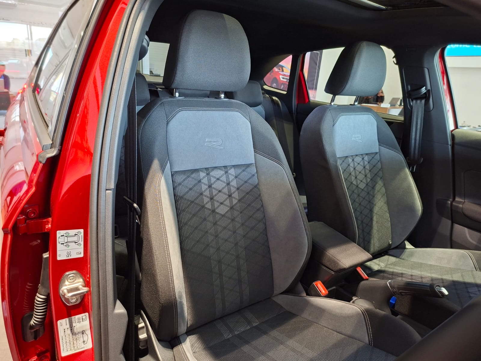 Volkswagen (VW) Taigo 1.0 TSI R-Line for sale in Gauteng - Johannesburg ...