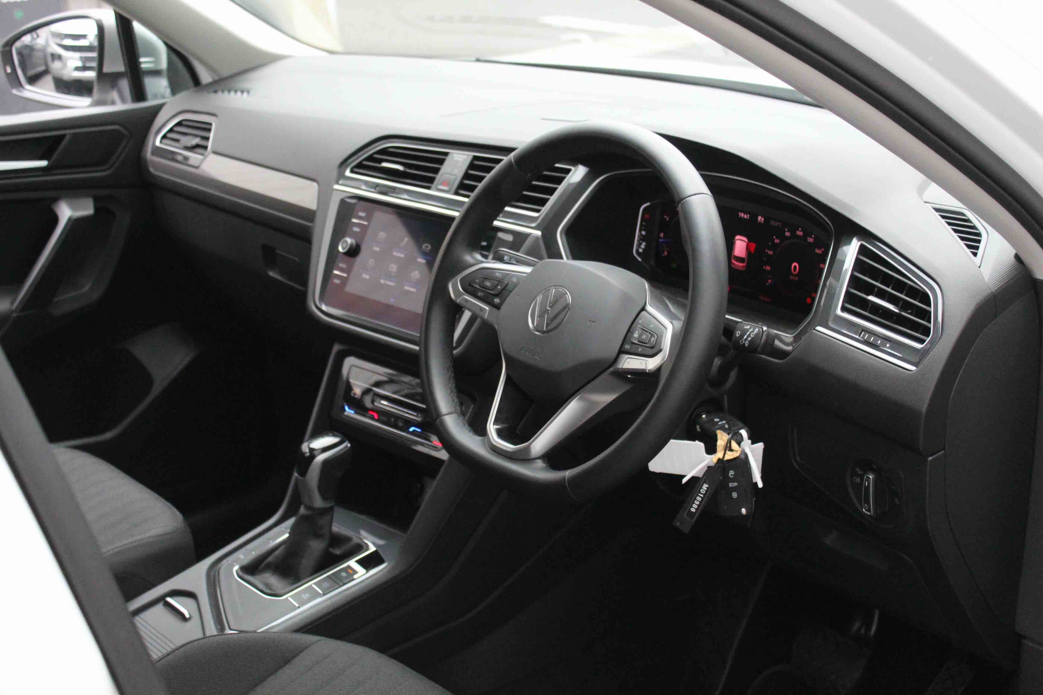 Used 2025 Volkswagen Tiguan Allspace for sale in Somerset West Western ...