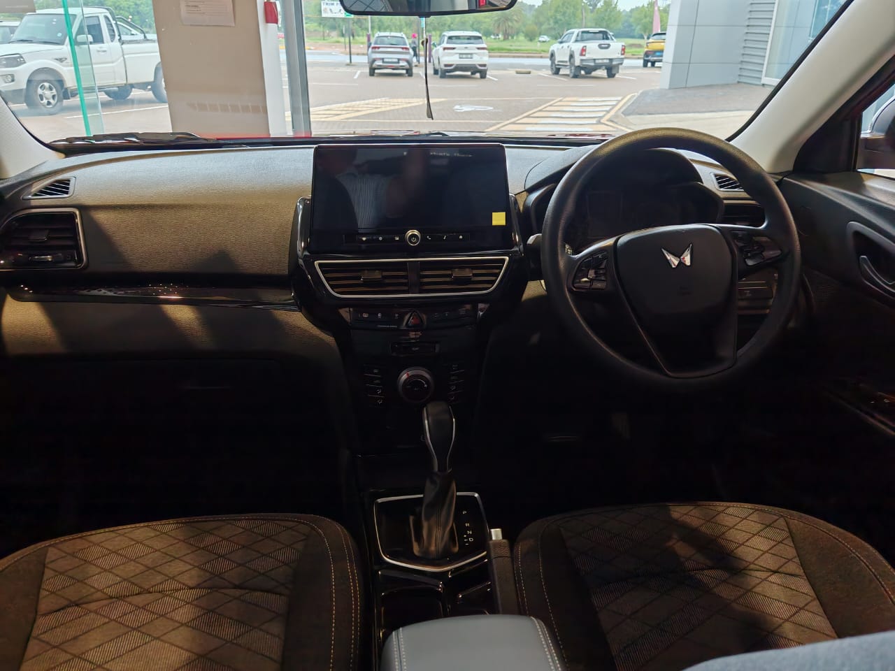 Mahindra XUV 3XO 1.2T MX3 Auto for sale in KZN - Newcastle - Carfind.co ...