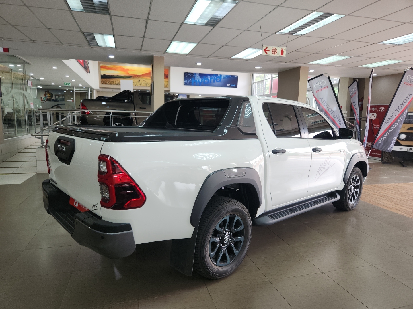 Toyota Hilux Legend 2.8 GD-6 RB Legend RS Double Cab Auto (MHEV) for ...