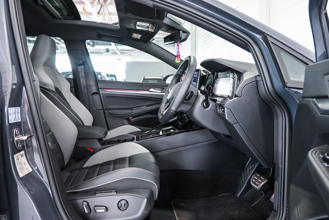 Volkswagen (VW) Golf 8 1.4 TSi R-Line Plus for sale in Gauteng ...